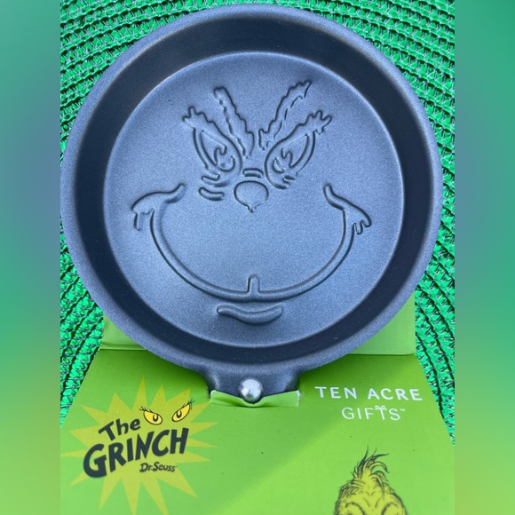 The Grinch | Kitchen | The Grinch Pancakes | Poshmark